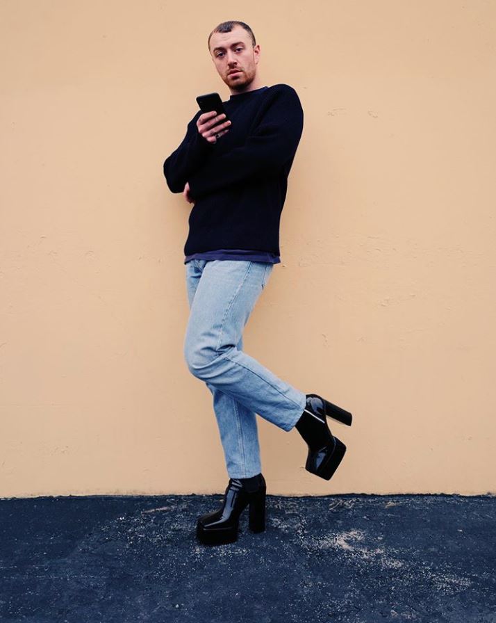 Sam Smith impactó con sus tacos de 14 centímetros - m360.cl