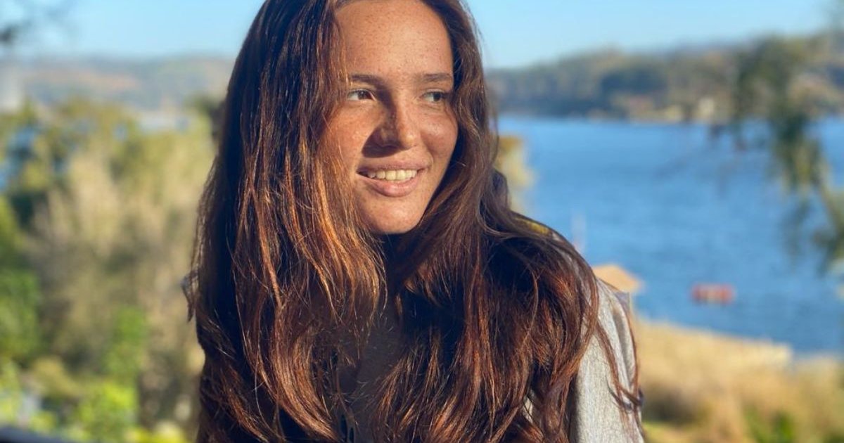 Laura de la Fuente estrena veraniego cambio de look - m360.cl