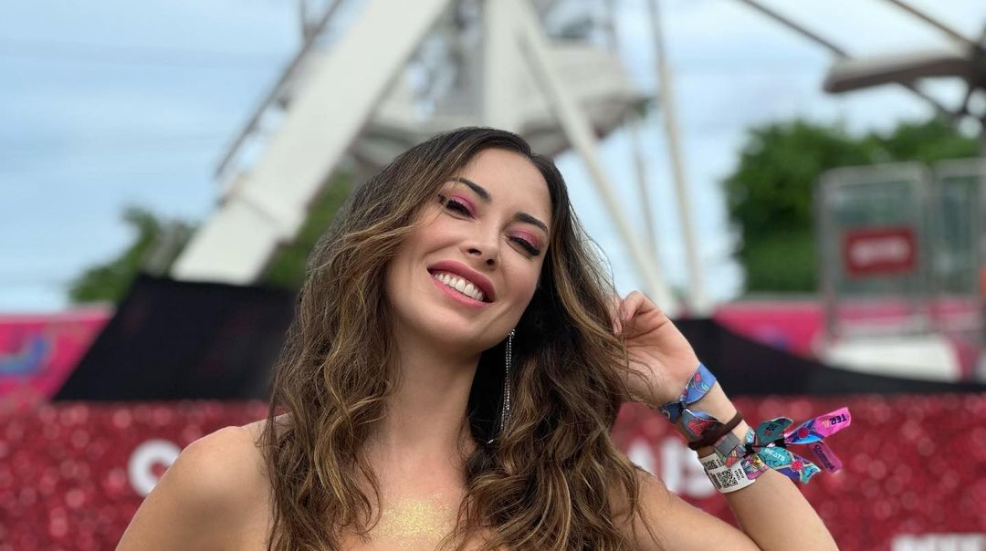 Daniela Colett confirma que tiene pololo con romántica postal - m360.cl